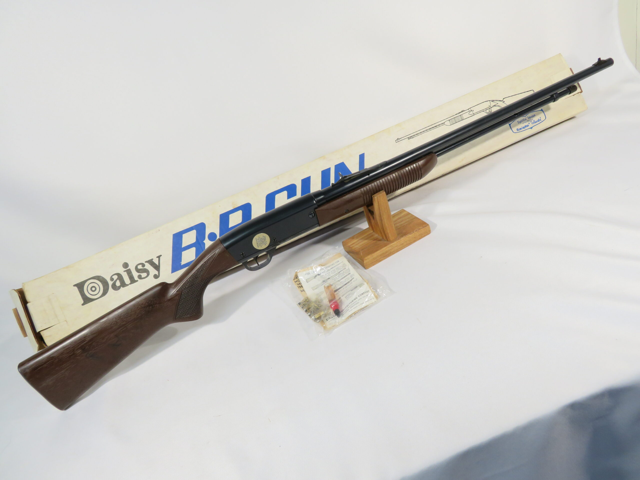 Daisy Model 26 in the Original Box Mfg 1964-1966 - Baker Airguns