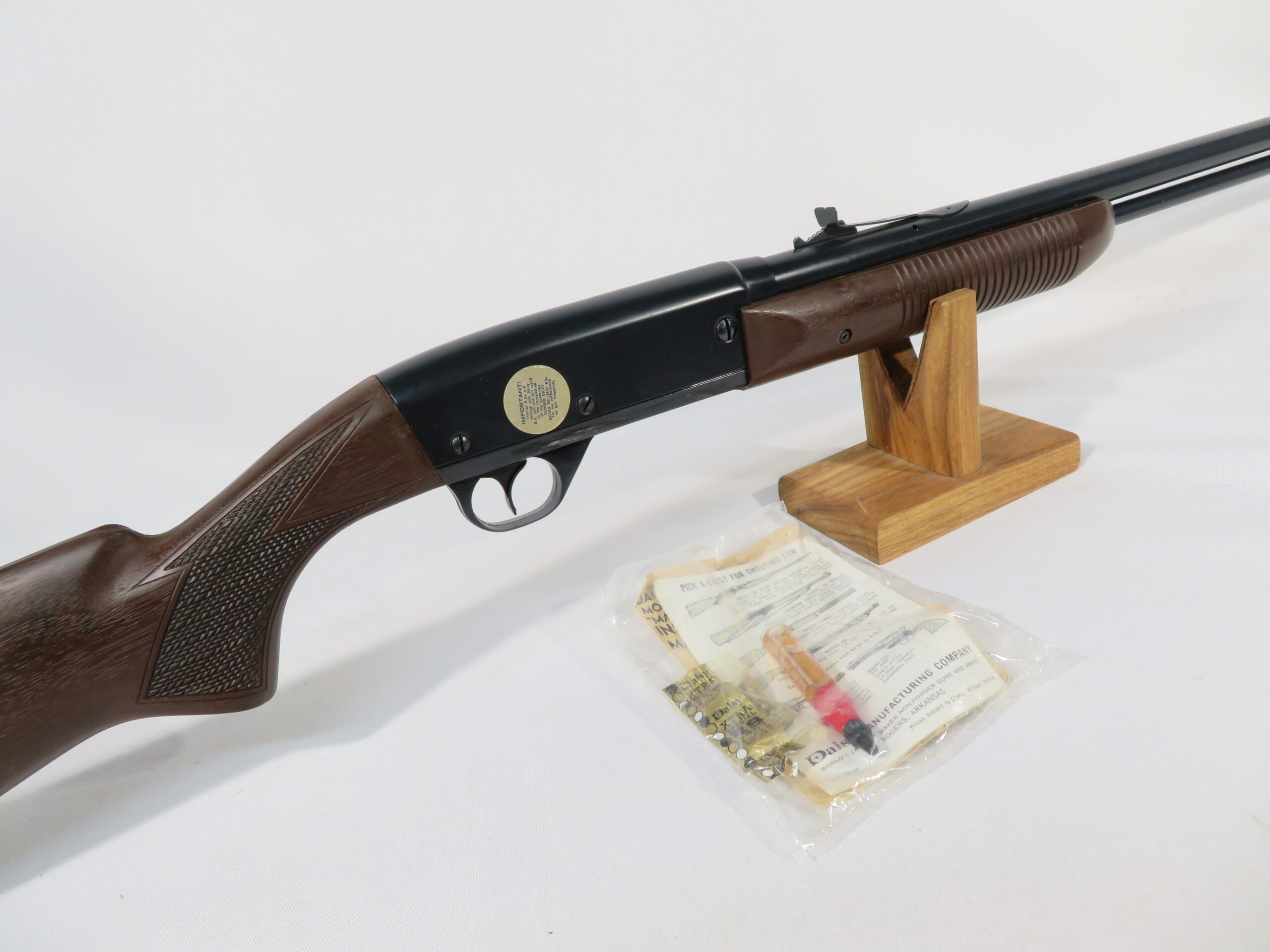 Daisy Model 26 in the Original Box Mfg 1964-1966 - Baker Airguns